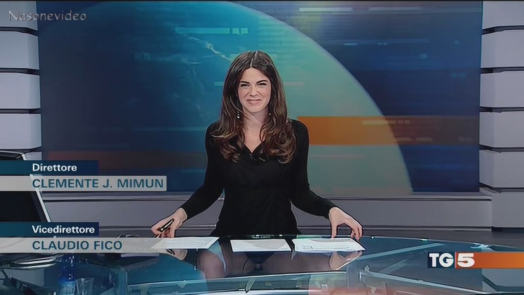 Italian newsreader does BASIC INSTINCT live on air! Costanza Calabrese ...